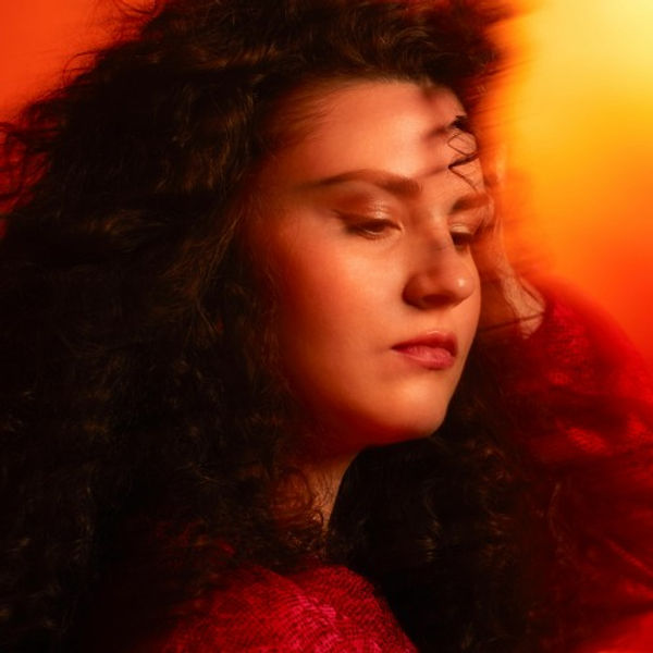 Kate Gratson Introduces Her Captivating Track "Her"