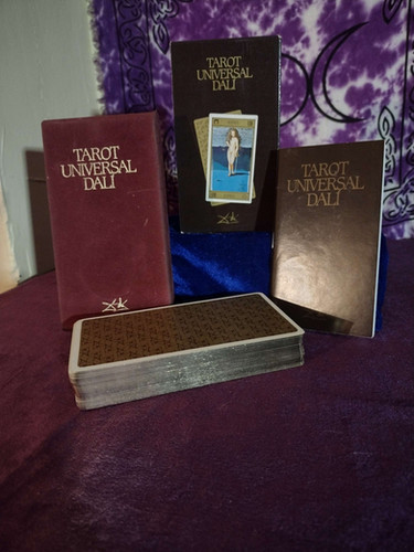 Tarot Universal Dali 1984 Gold Velvet Box | The Tarot Authority