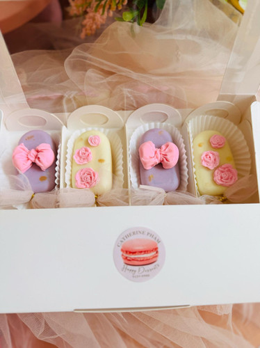 Box of 4 Bow & Bloom Cakesicles | Last minute desserts