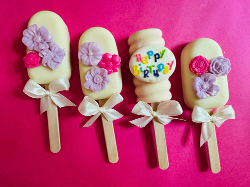 Birthday gift box of 4 Floral Cakesicles | Last minute desserts