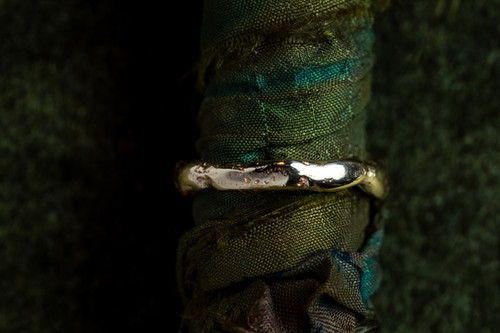 Relic ring (9ct yellow gold) | Charlotte Berry