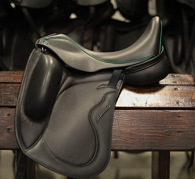 Get the Perfect Fit with Aviar & Envy Saddles in New Zealand | Saddle4You