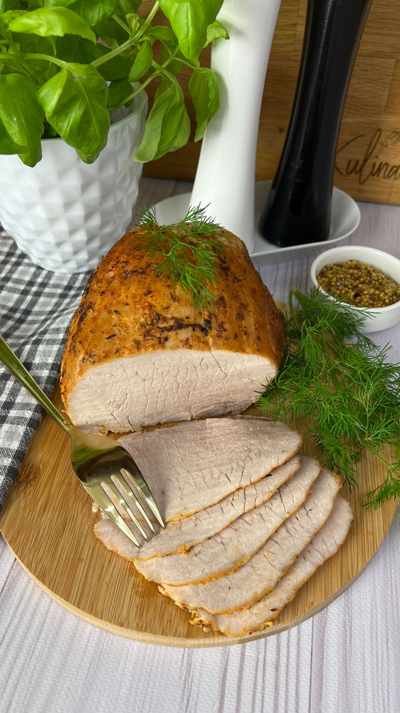 Szynka pieczona w marynacie z majonezem