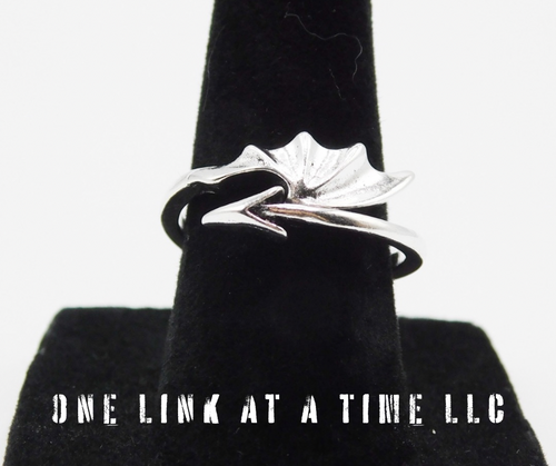Dragon Wing/Tail Adjustable Ring | ONE LINK AT A TIME