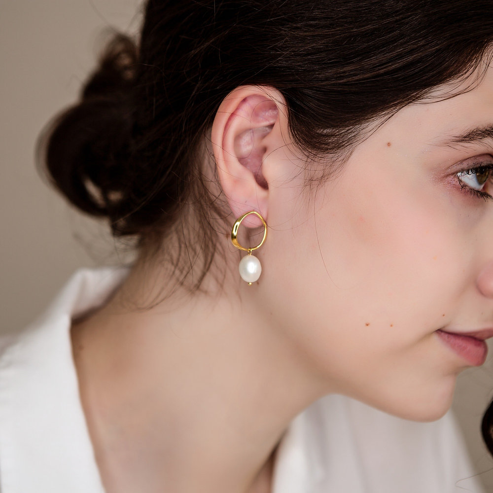 How to Choose the Perfect Freshwater Pearl Earrings: Your Ultimate Guide