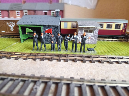 OO Gauge station staff set: Guards/platform staff/Signal Box staff ...