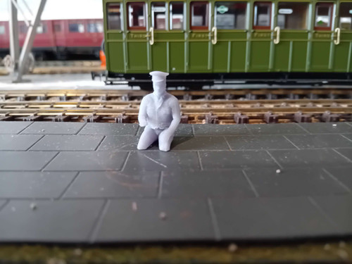 FIG: BR41 O Gauge early Diesel Driver sitting no legs | Moor View Models