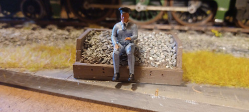 FIG 17: O Gauge hand painted sitting steam locomotive driver with left ...