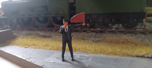 Fig 62: O Gauge Guard with Red Flag | Moor View Models