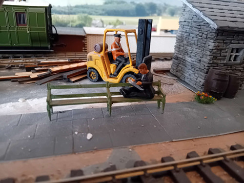 O Gauge Male Passenger relaxing reading a newspaper | Moor View Models