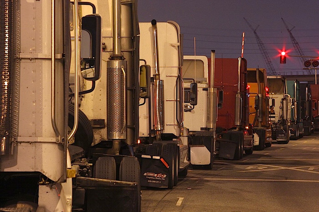 Home | Reliant Trucking, Inc