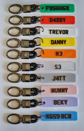4D COLOURED NUMBER PLATE CAR LOGO KEYRINGS