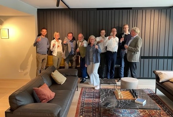 STRATEGIC MEETING : 'ALL NOSES IN THE SAME DIRECTION
