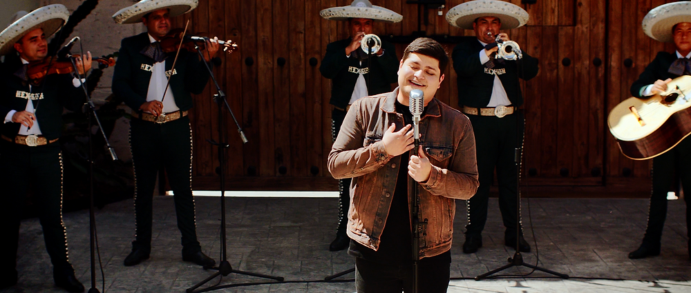 A BAILAR CON LO NUEVO DE ADRIÁN BARRAZA: “VUELVE A MÍ"