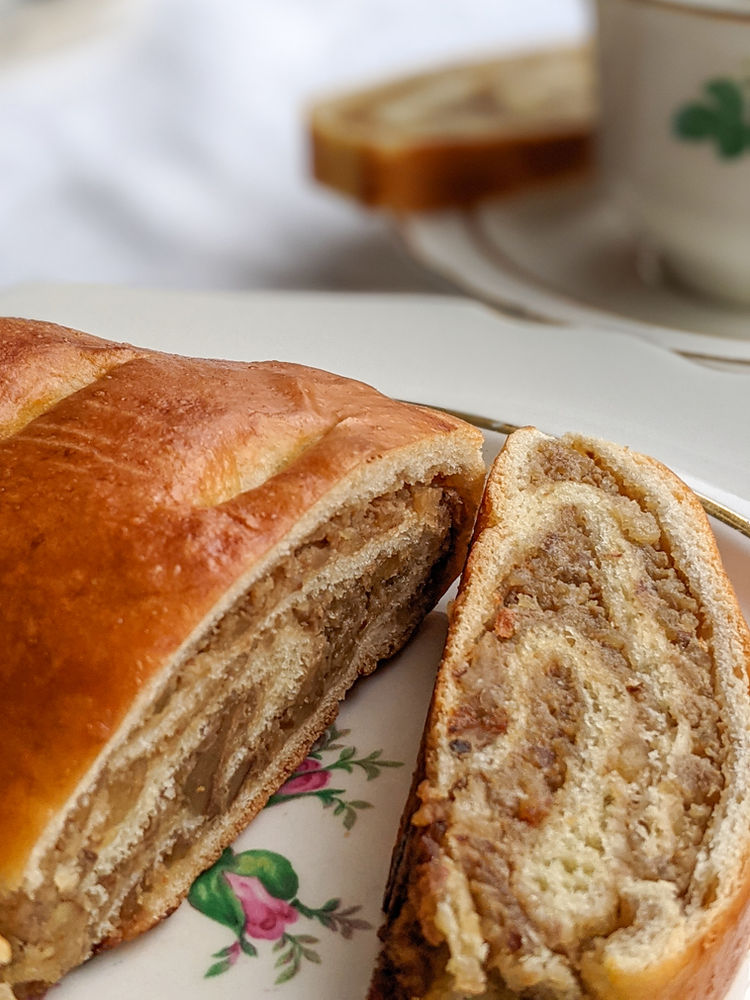 Old Fashioned Nut Roll