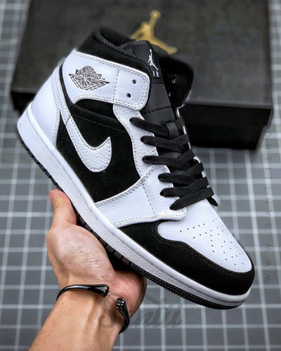 Air Jordan 1 Mid "Reverse Panda" | Santiishop Sneakers