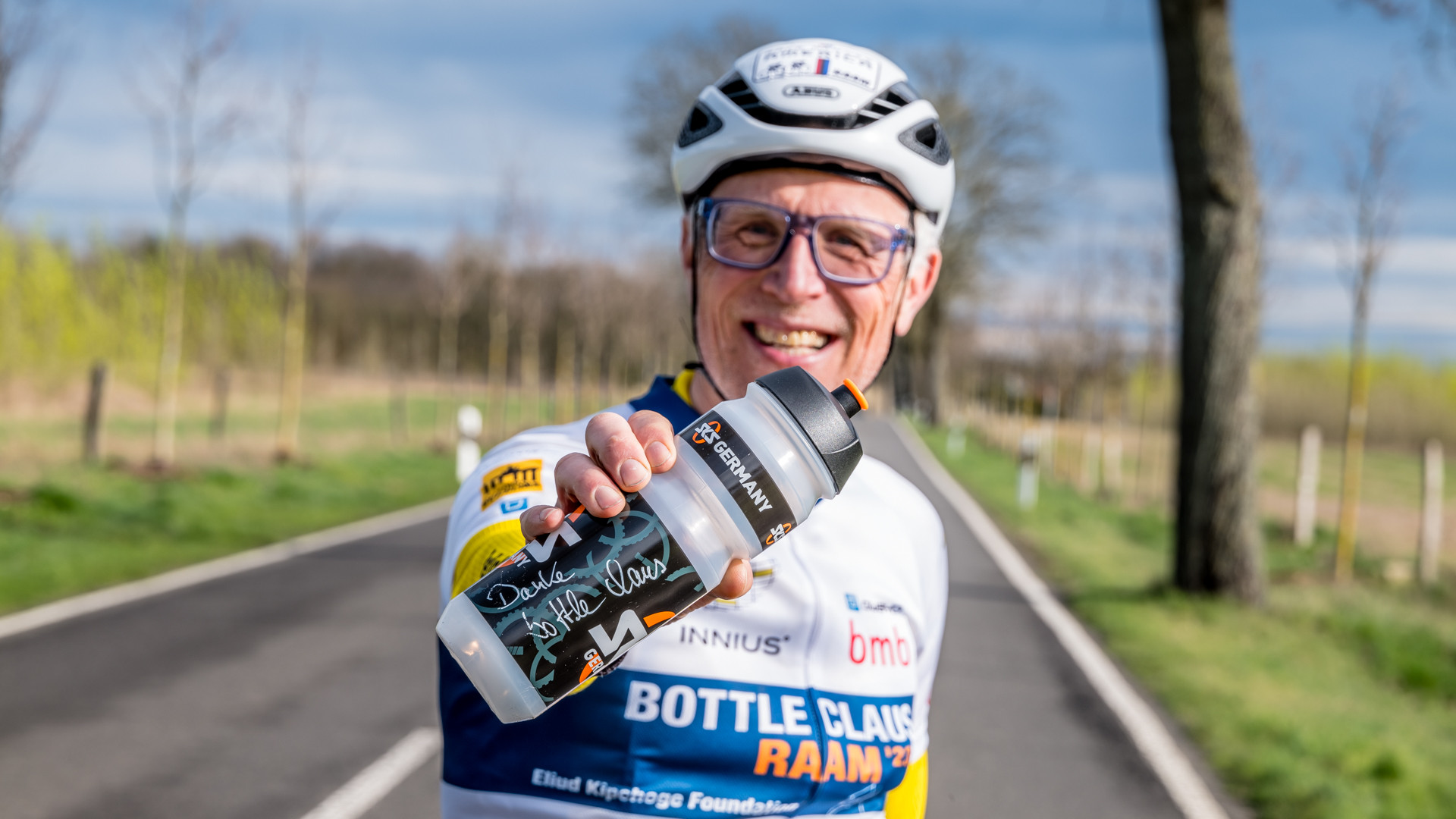 GoFundMe | Bottle Claus