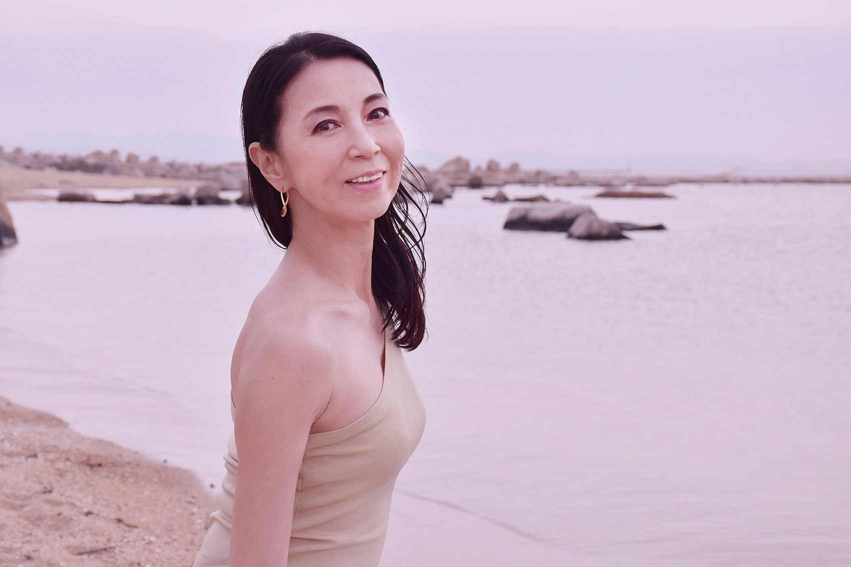 At eventide in Ashiyahama