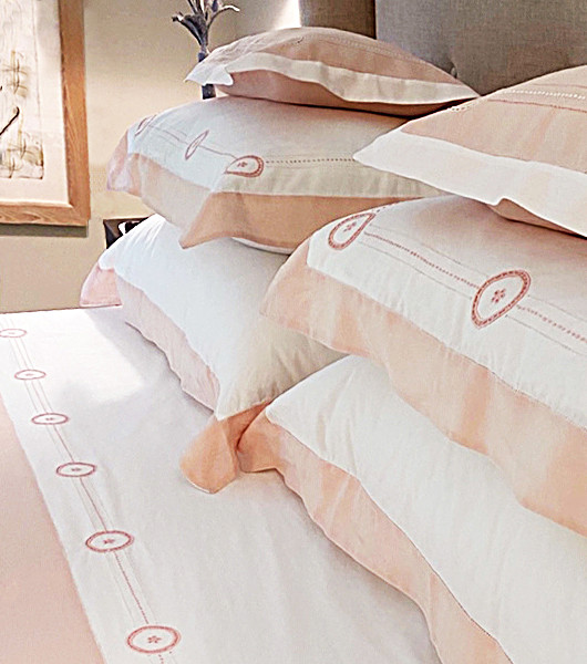 Luxury table linen | Bespoke table Linen | Bed | Thelinendrawer.com