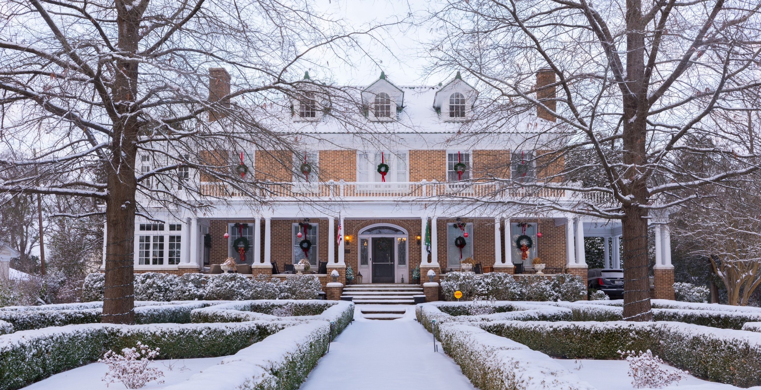 The Ell Hotel | Pet Friendly | Washington, NC