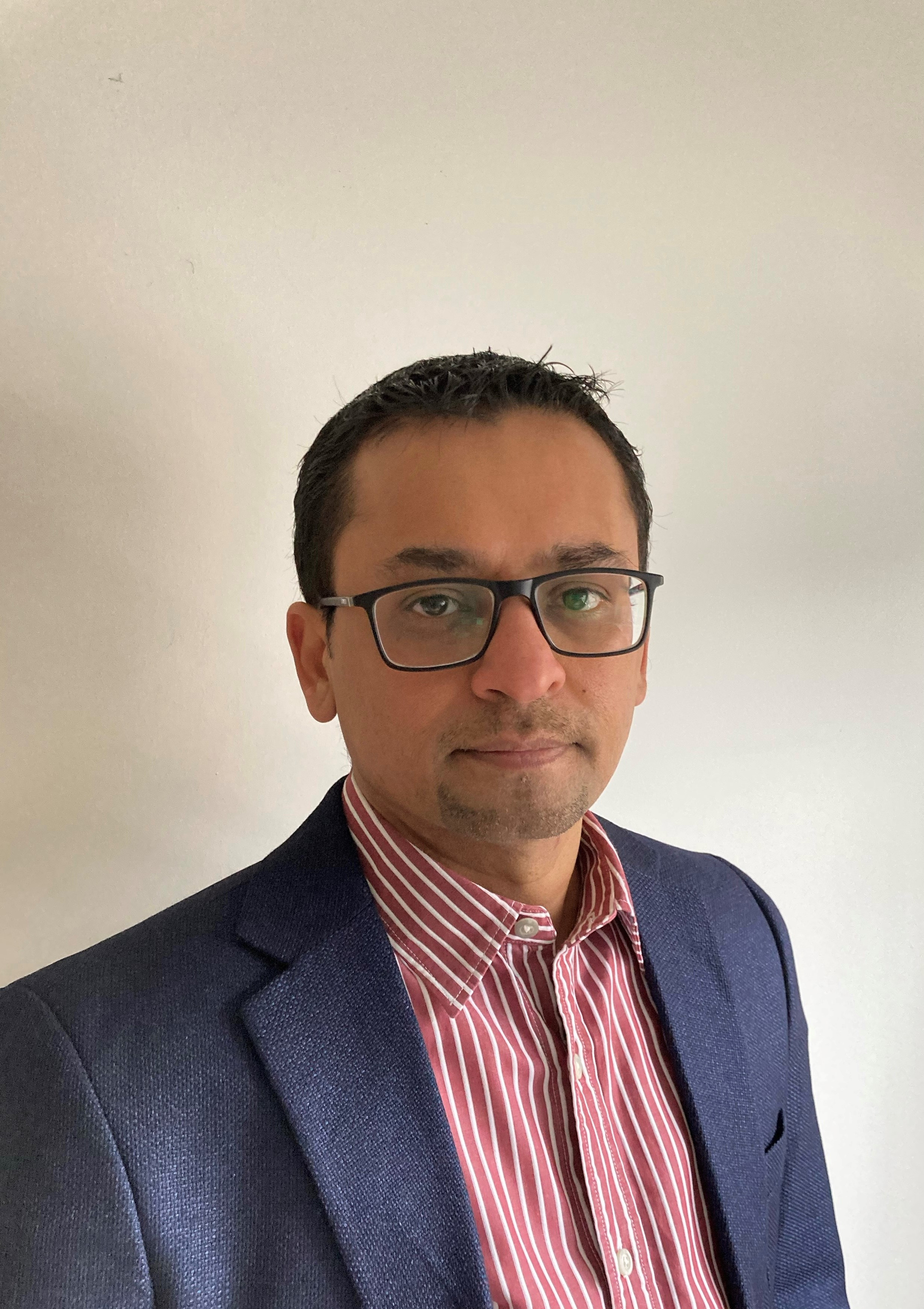 Dr Abbas Khushnood