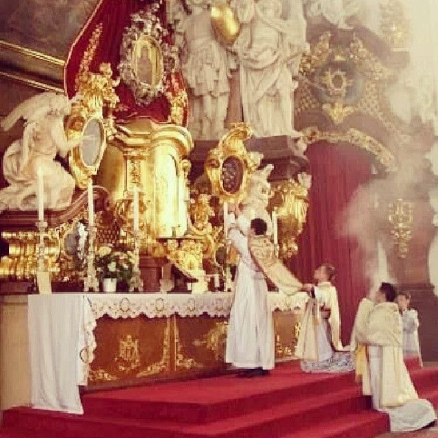 The Mass: Sanctus and Benedictus