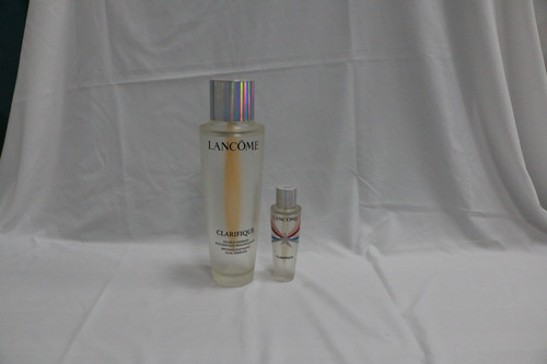 Elegant Acrylic Brand Cosmetics Display Props Skin Care Retail Display ...