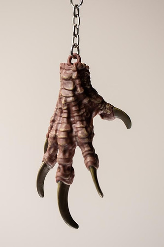 Fallout - Deathclaw hand - Keychain | Fox and Panda Comics