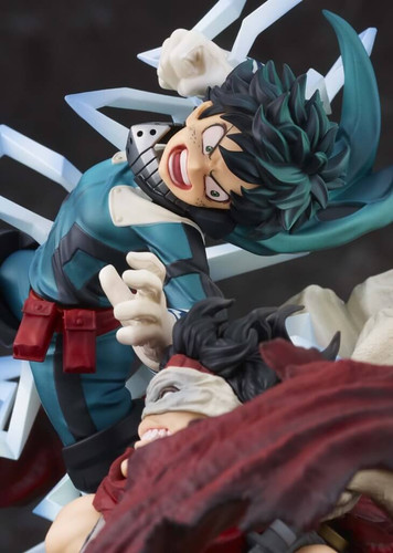 MY HERO ACADEMIA Figure Izuku Midoriya vs. Stain | Fox and Panda Comics