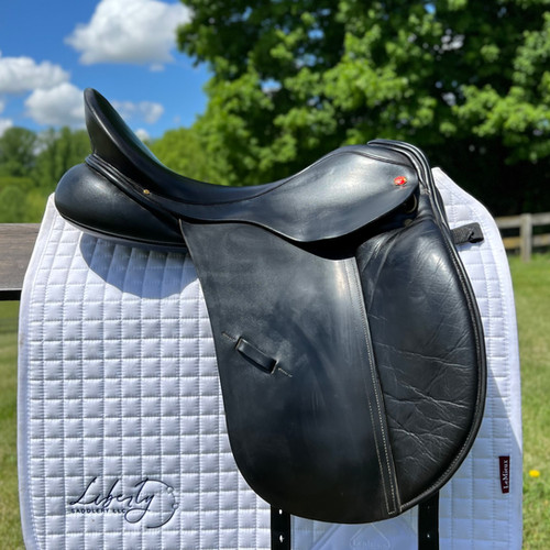17.5" M Albion SLK LH Short Flap | Liberty Saddlery LLC