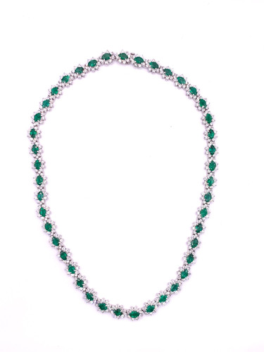 Emerald and diamond necklace in 18k white gold | winickdiamonds