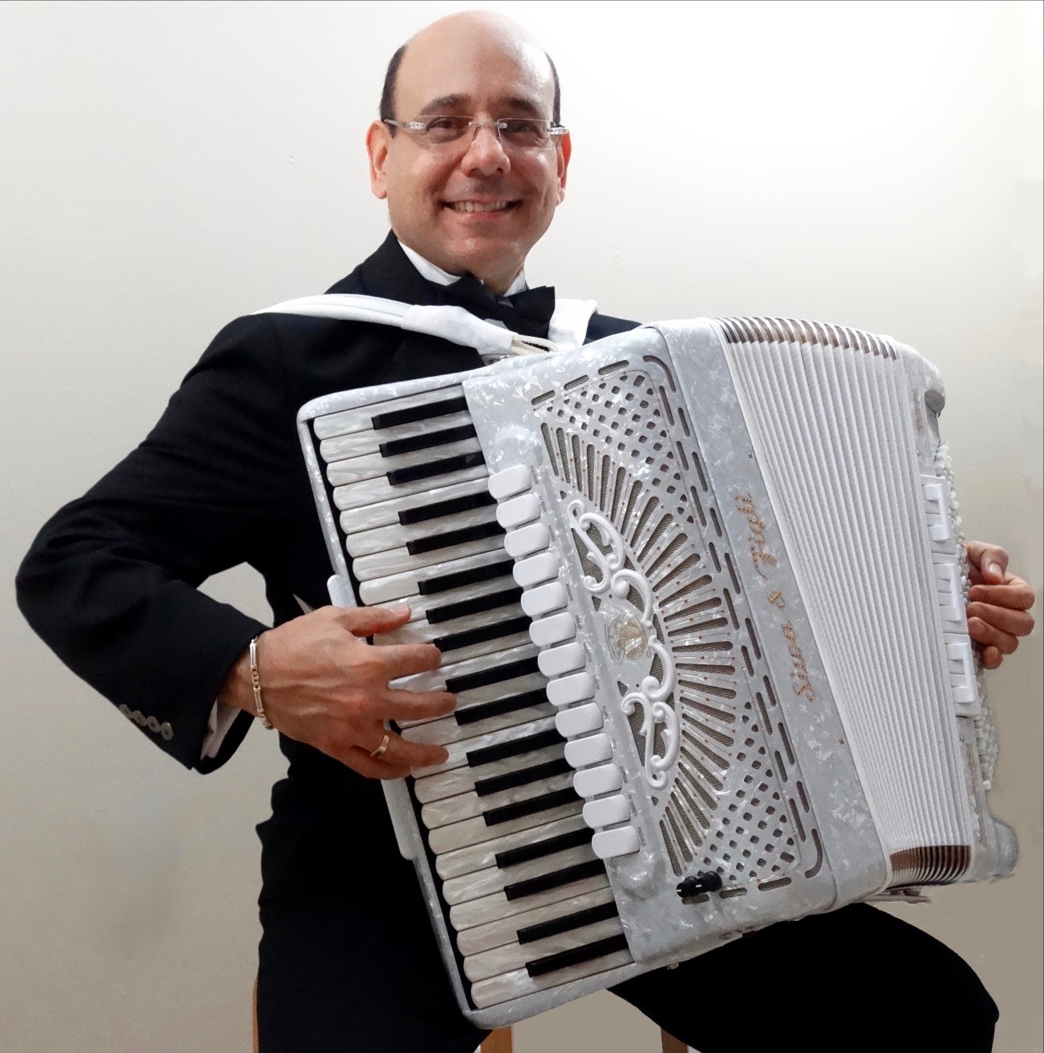 Accordions By De Vincenzo Accordion Player Accordions For Sale Accordions By De Vincenzo Accordion Player Accordions For Sale