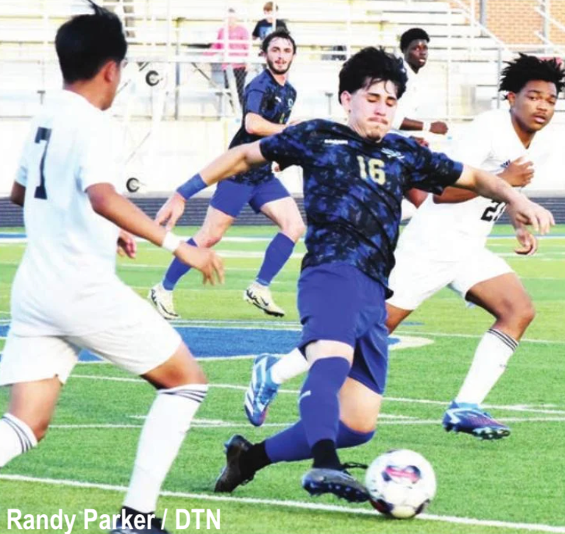 Cass boys' soccer team advances to the Class 5A Final Four
