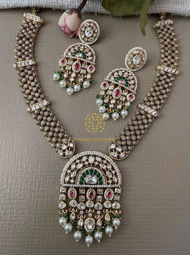 GOLDEN JAALI KUNDAN NECKLACE | PinwheelsAccessories