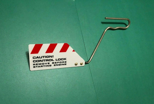 Cessna Control Lock 182 Series | RoyalAirProducts