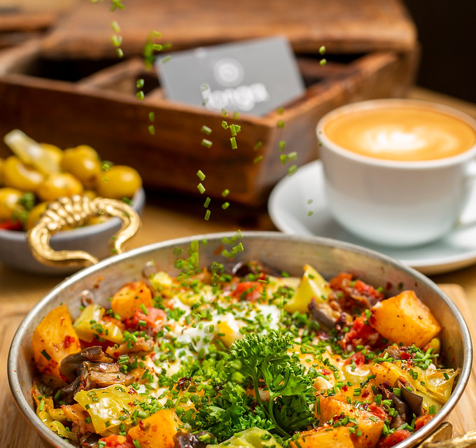 longa | cafe restaurant | 180 Whitchurch Road, Cardiff, UK