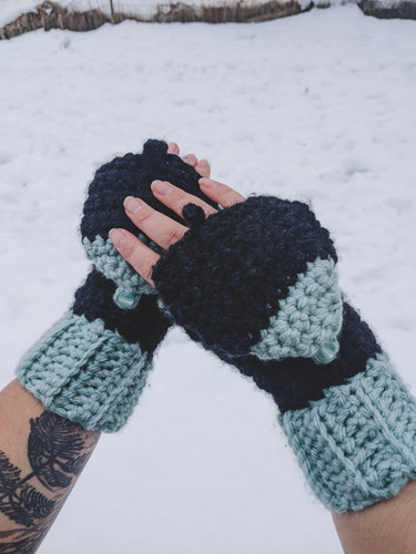 Rosie Convertible Mittens Crochet Pattern | Mrs Moon & Heaven