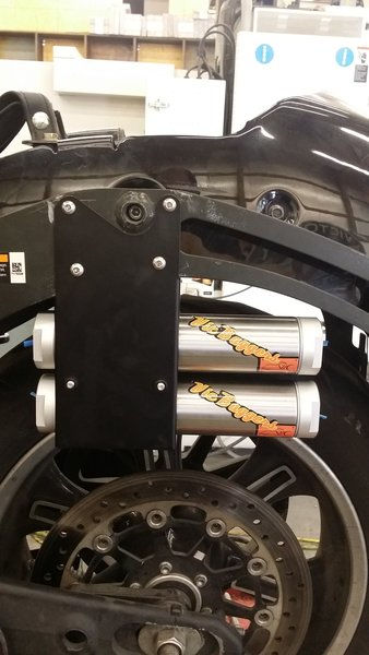 Dual Air Tanks With Mounting Bracket | VicBaggers