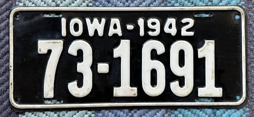 Iowa 1942 | Plate Barn