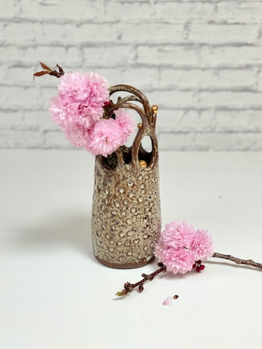 Tall Rustic Loop Vase with Gold | Muddi Mum