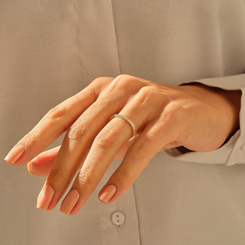 18K Solid Gold Arrow Pattern Engraved Wedding Ring | The Karat Store