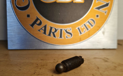 Engine rocker tappet adjusting screw (NOS) | Green Barn Parts