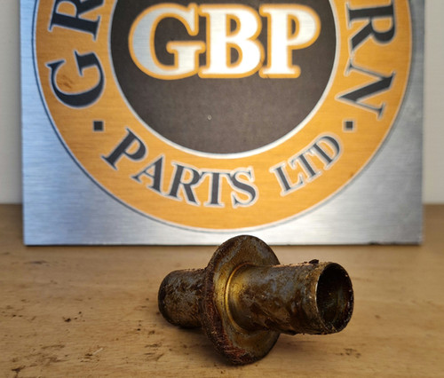 Engine oil filter spacer (NOS) | Green Barn Parts