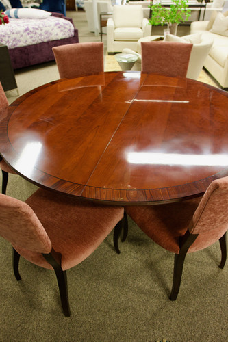 Chagall Round Pedestal Table | McLean Furniture