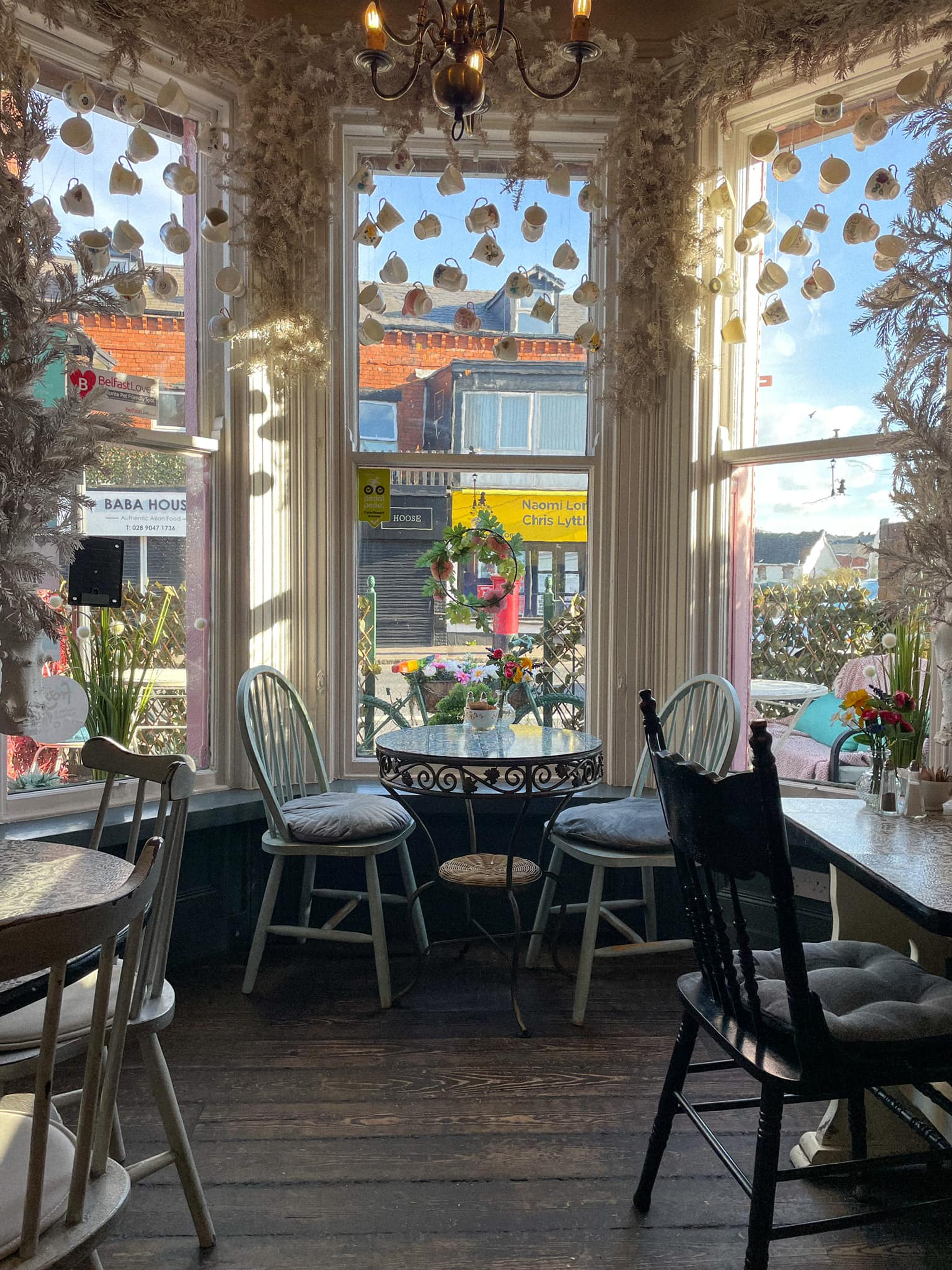 Contact | The Lamppost Cafe