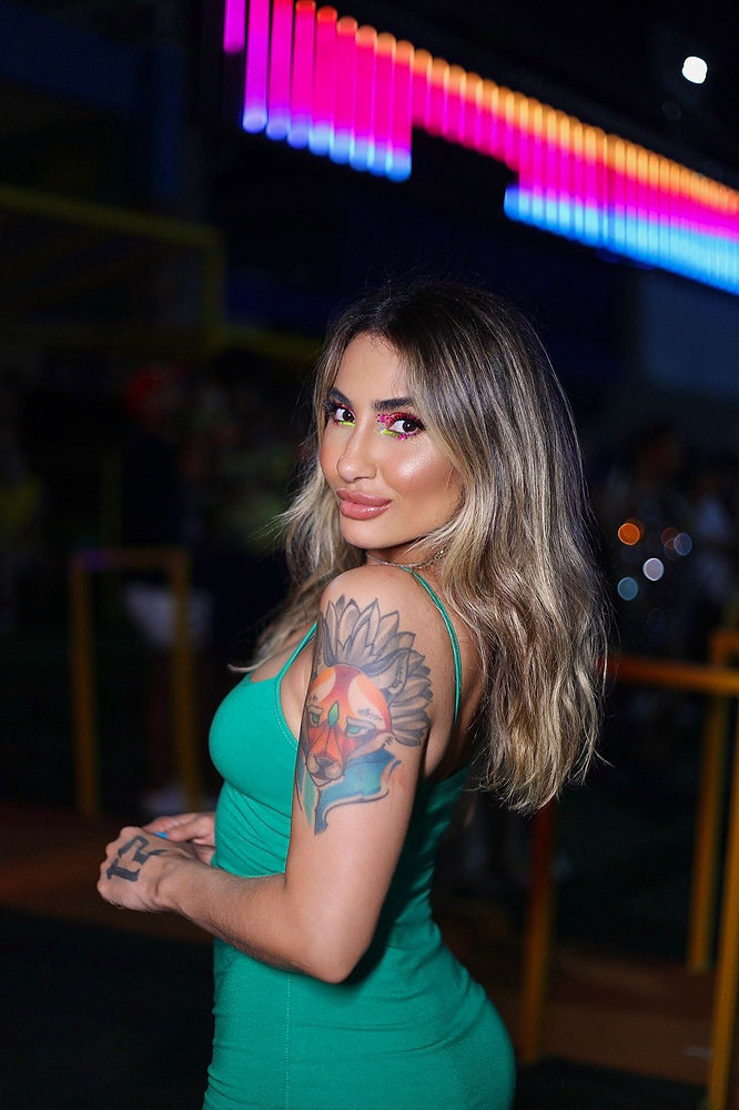 “Quebrei muitos tabus no meu nicho” DJ Fernanda Fox é um dos principais ...