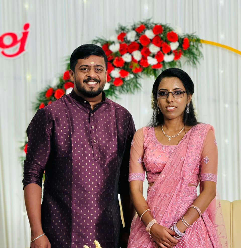 Manoj got engaged to Sruthi