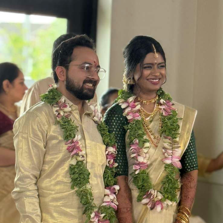 Sruthi married Akshay