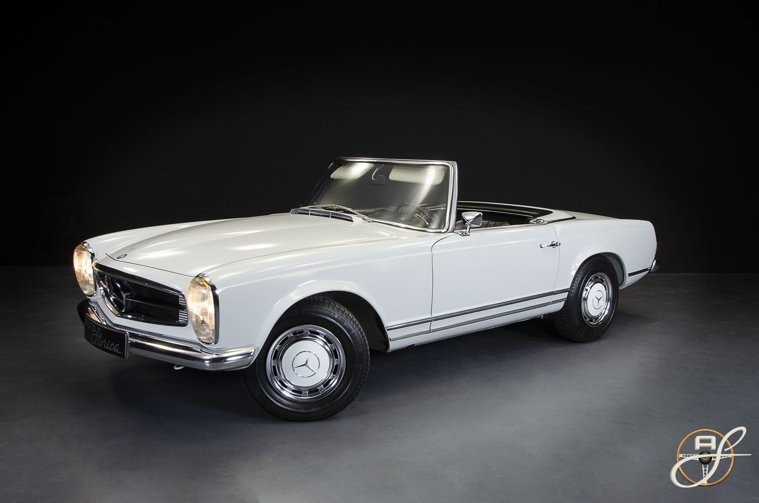 1968-mercedes-benz-280-sl-1