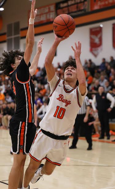 Defense ignites Pirates 4th quarter scoring run to down Ironton